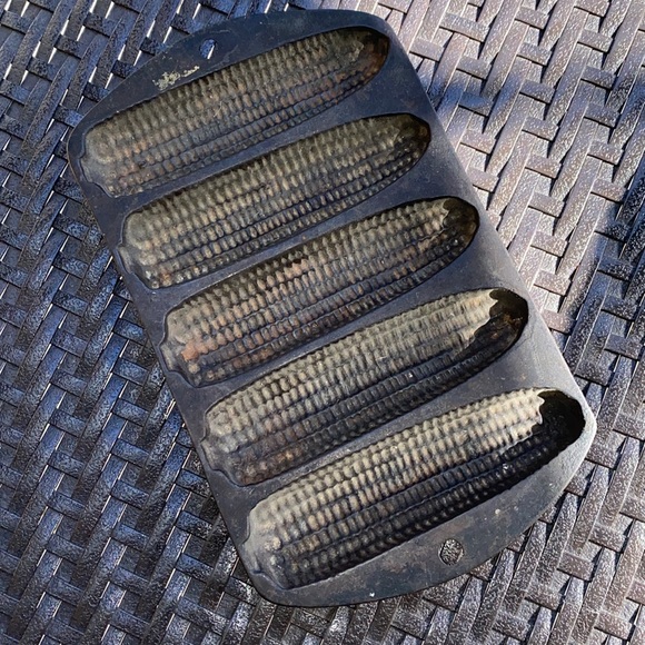Cast Iron Corn | Kitchen | Vintage Cast Iron Cornbread Moldpan Marked P ...
